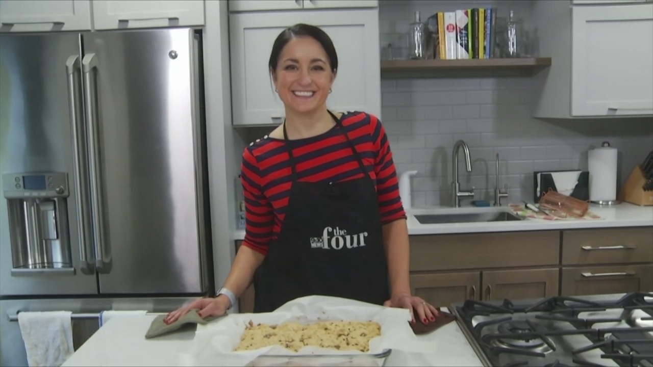 Michelle Bakes: Peanut Butter Snickers Cookie Bars – 9&10 News