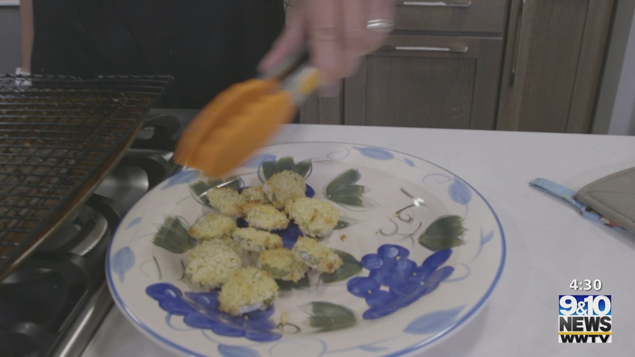 Michelle Cooks: Oven Fried Pickles with Dill Sauce – 9&10 News