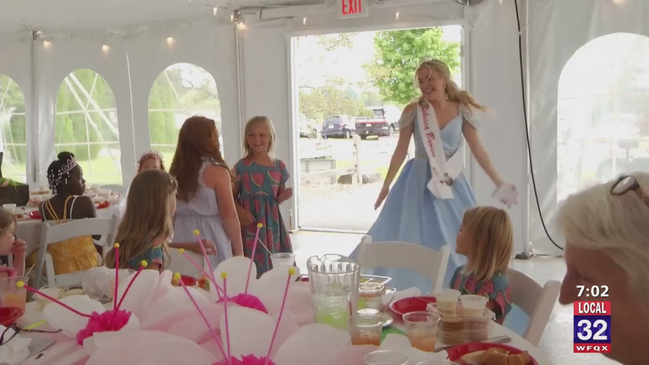National Cherry Queen Hosts Annual Princess Tea – 9&10 News