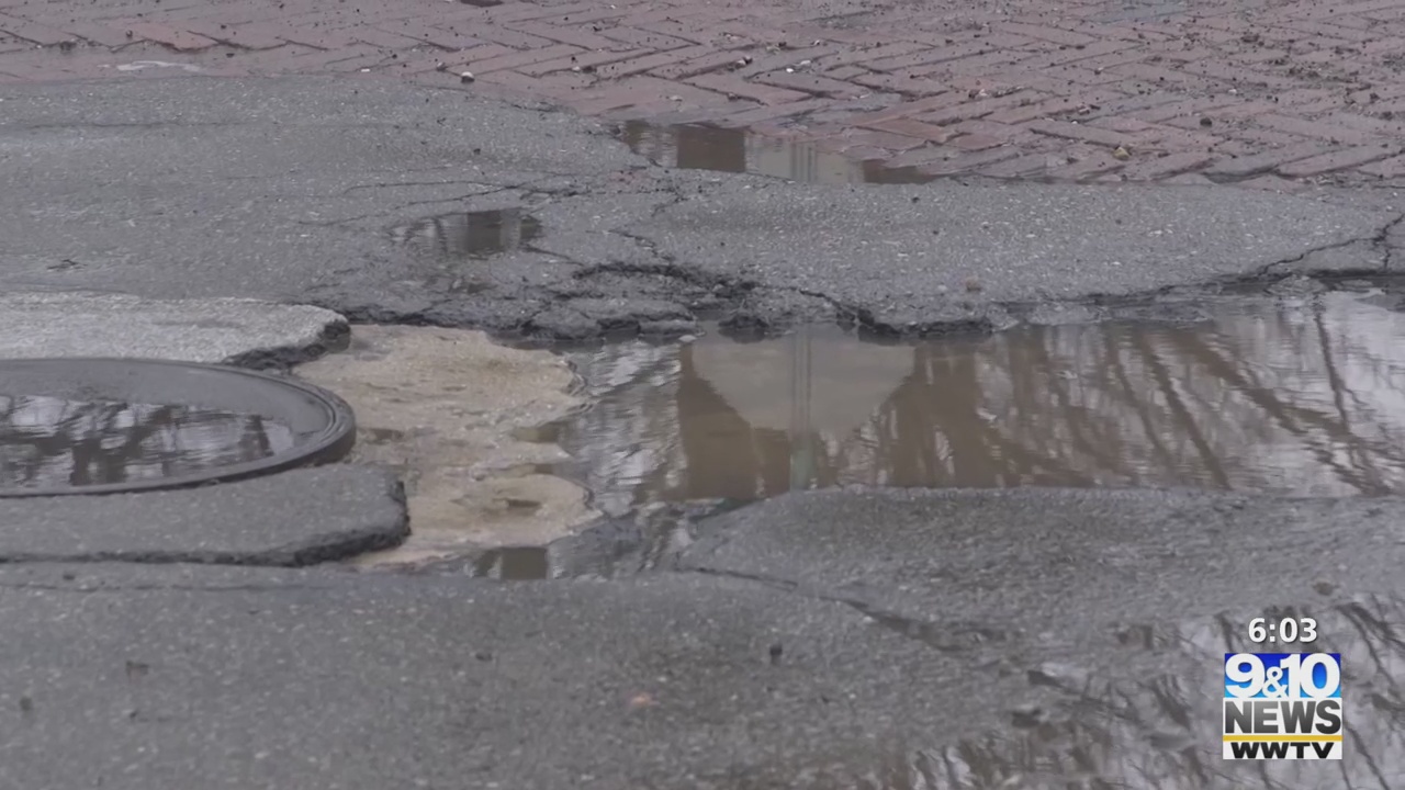Springtime Means Pothole Season in Northern Michigan – 9&10 News