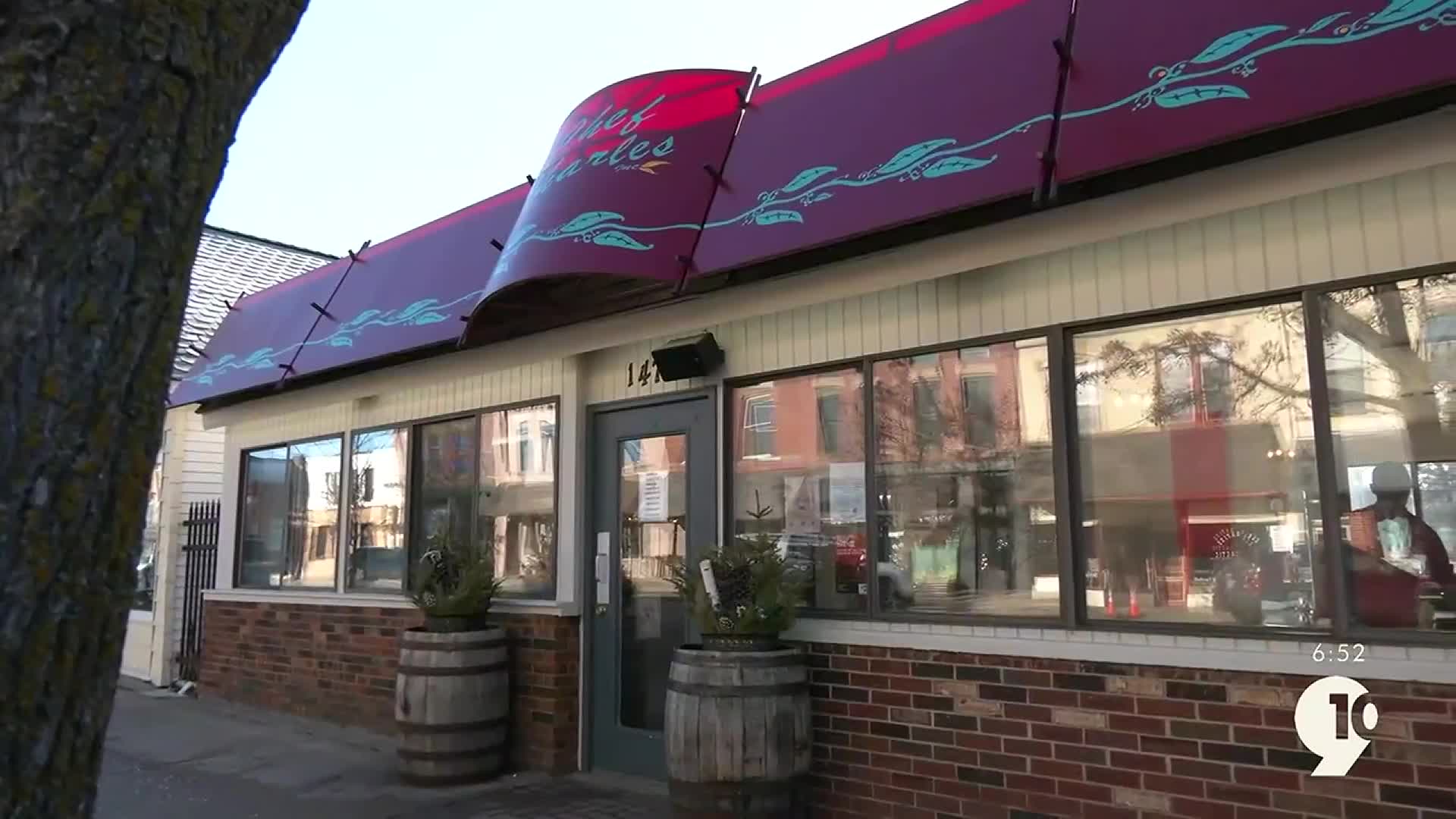 Chef Chucks In Elk Rapids Is Serving Up Pizza and a Local Legacy – 9&10 News