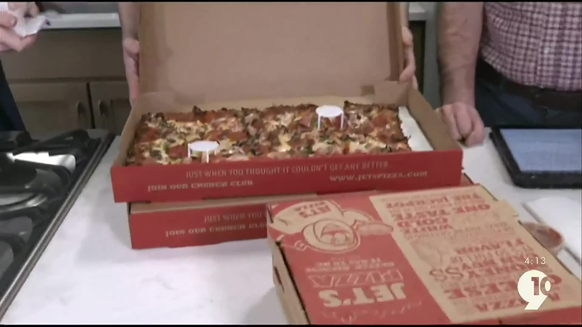 Jet’s Pizza Puts The Super In Super Bowl – 9&10 News