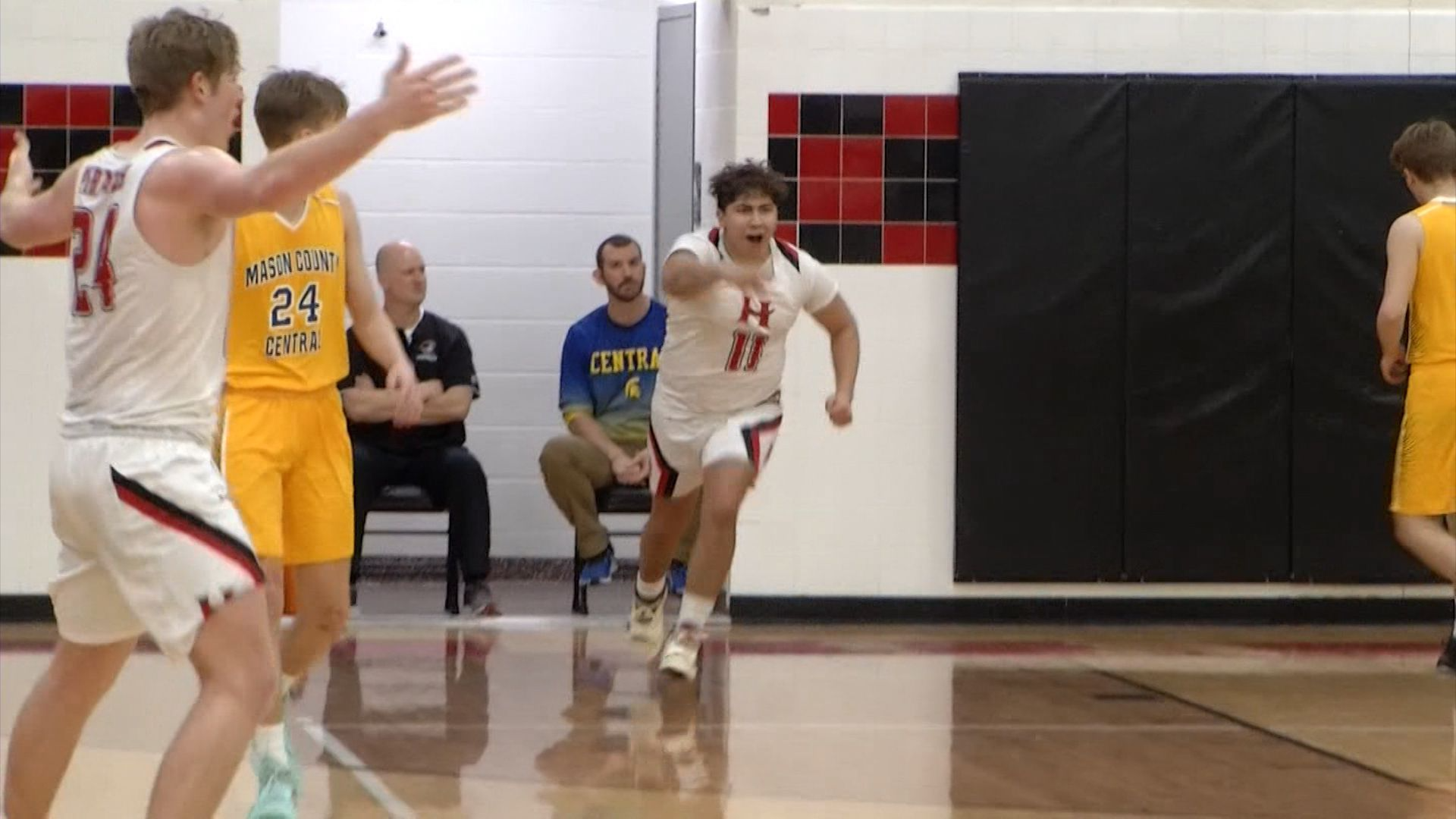 Hart Boys Keep Unbeaten Season Rolling With Win Over Mason County ...