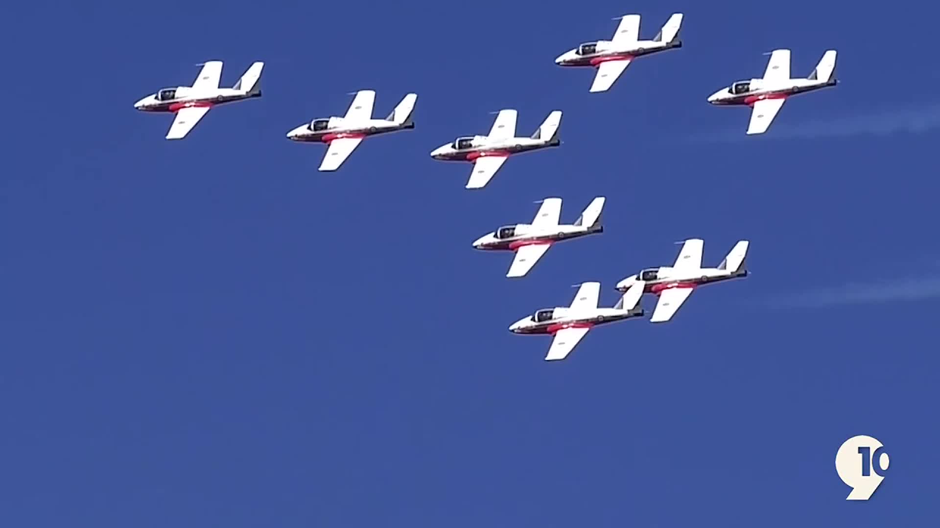 Canadian air show takes flight over St. Marys River in Sault Ste. Marie ...