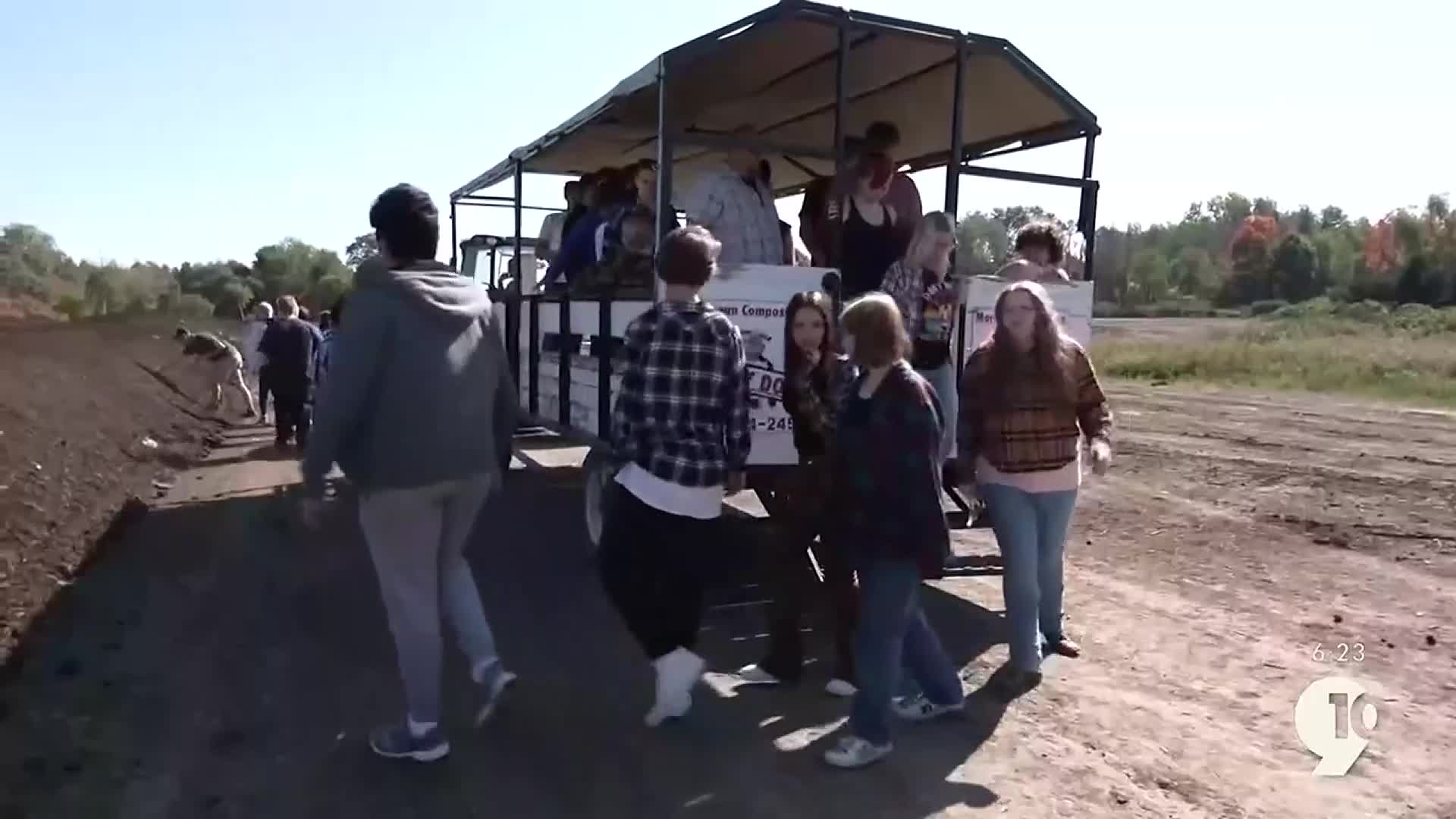 Students tour Morgan Composting as part of exploring manufacturing career options – 9&10 News